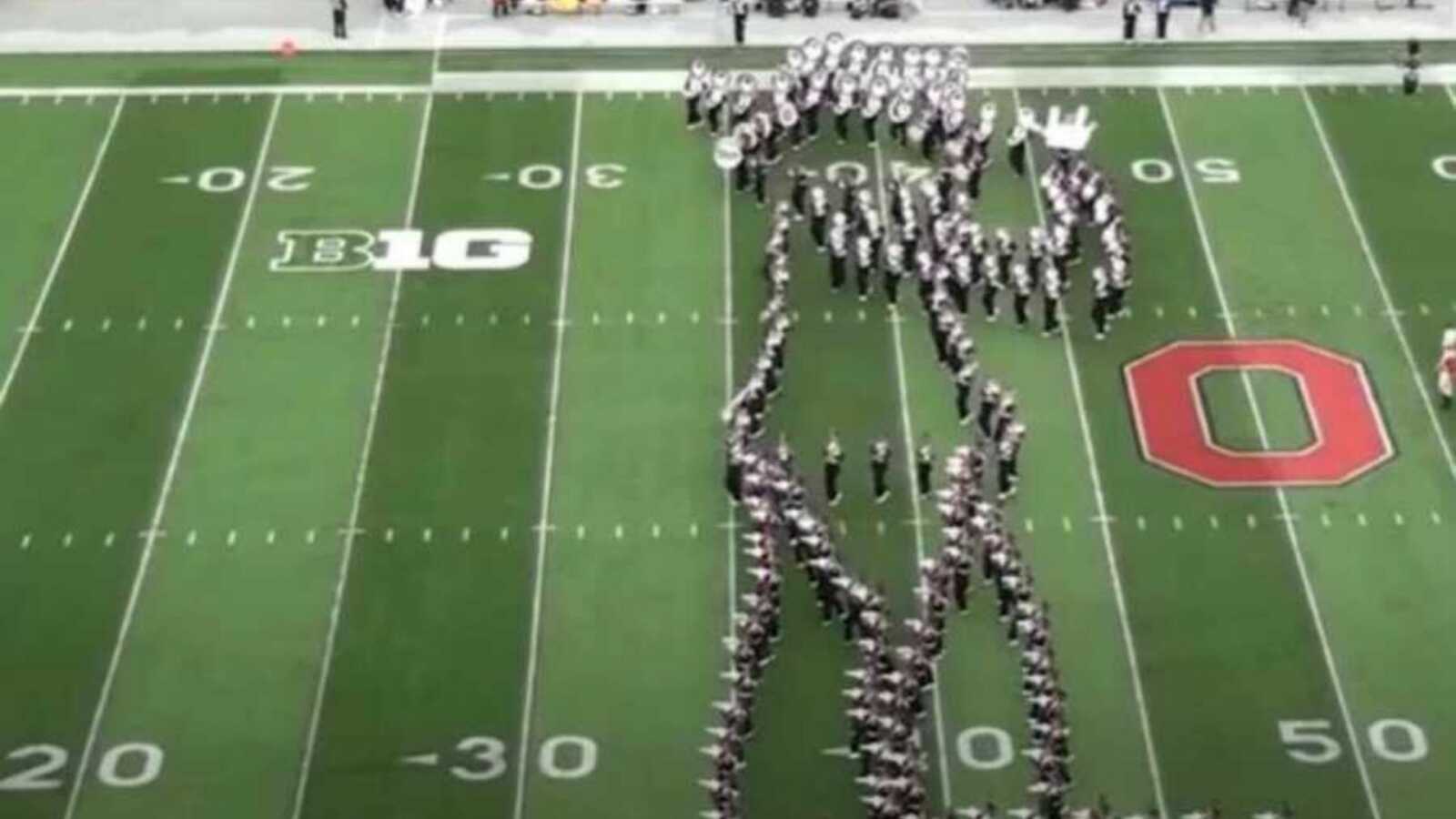 Ohio Marching Band Stuns Crowd With Michael Jackson Inspired ‘Moving ...