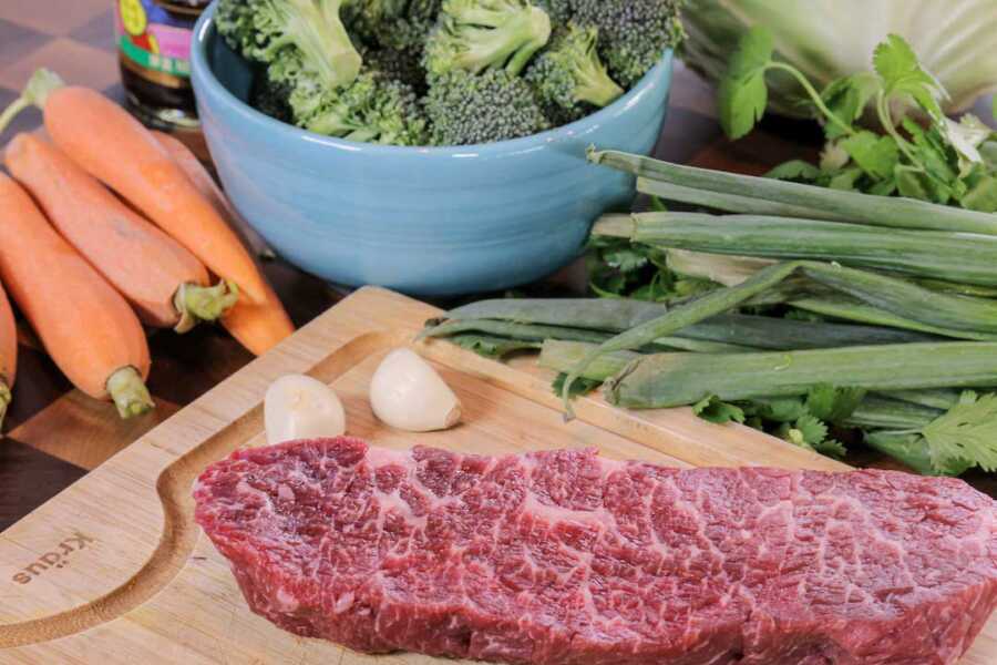 Vietnamese Mom’s One-Of-A-Kind Crispy Noodle & Beef Pho – Love What Matters