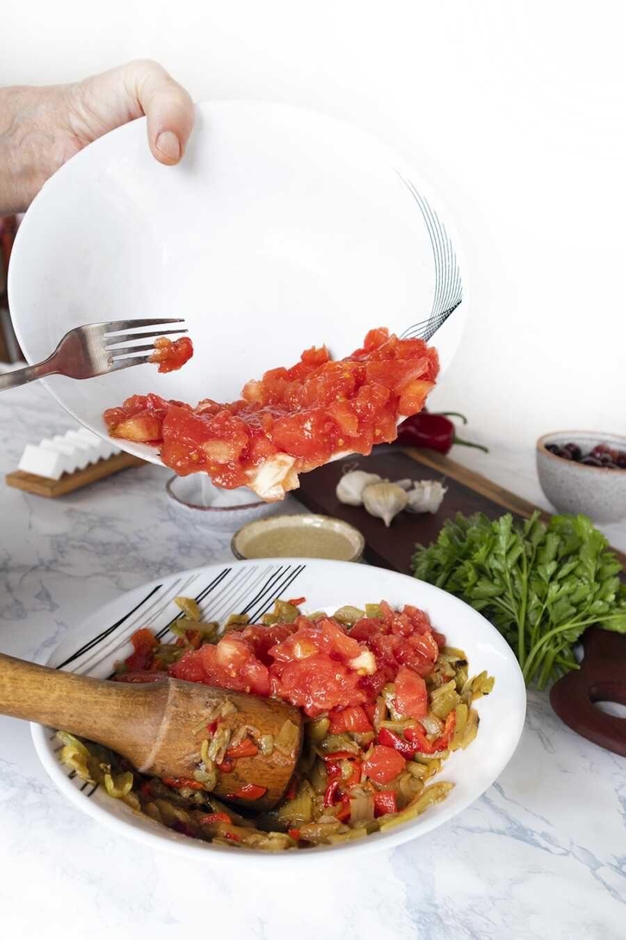 Grandma’s Delicious Vegan Pinjur Recipe (Roasted Pepper Dip) – Love ...