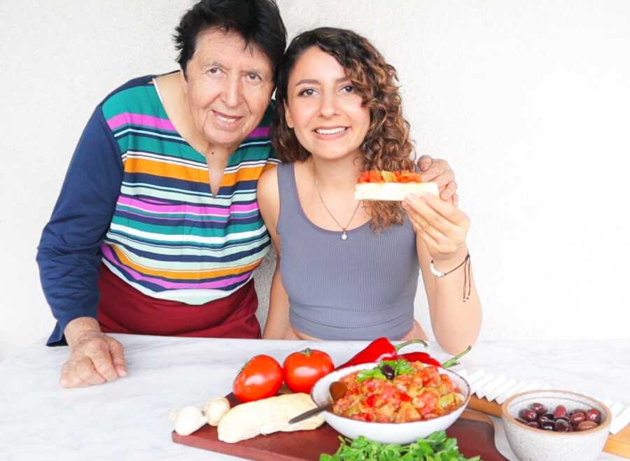 Grandma’s Delicious Vegan Pinjur Recipe (Roasted Pepper Dip) – Love ...