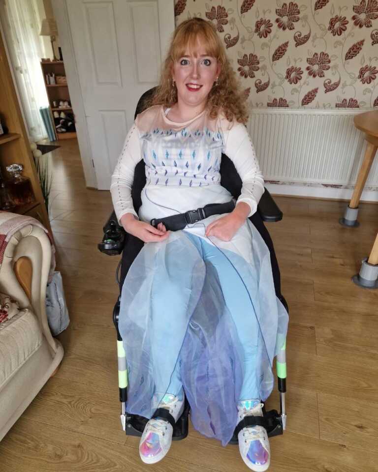 Frozen’s Elsa Reminds Autistic Woman Struggling With Judgement To ‘Let ...