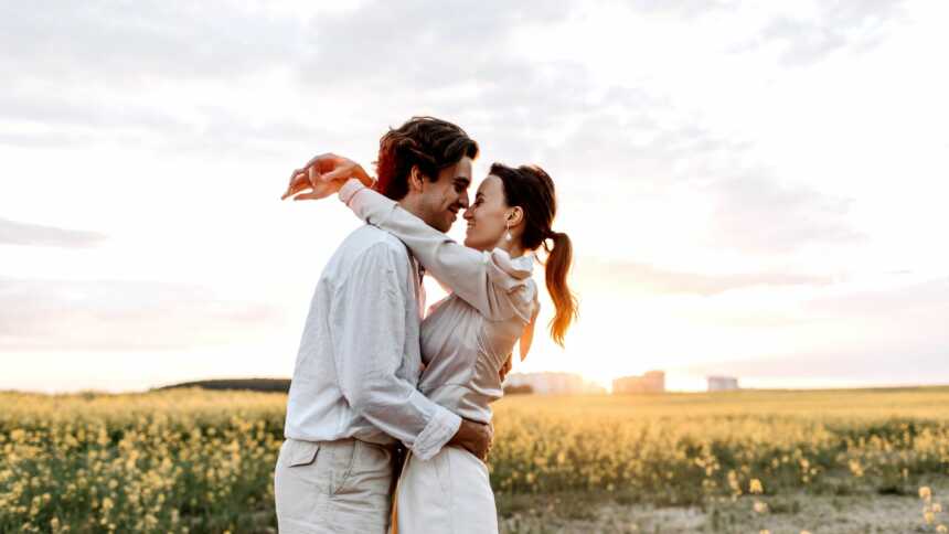 What Does Love Feel Like? 7 Signs You Are In Love – Love What Matters